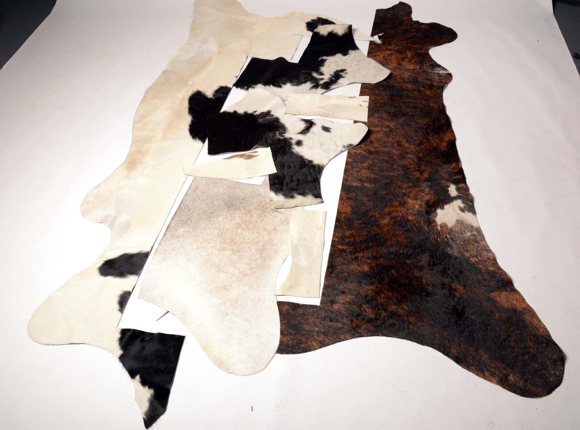 Bag 5 cowhide off-cuts scraps mixed colours — Gorgeous Creatures